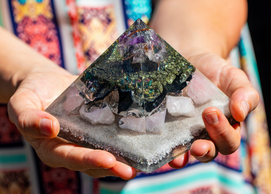 What is an orgonite and how to use it! – Metaphysical Beings